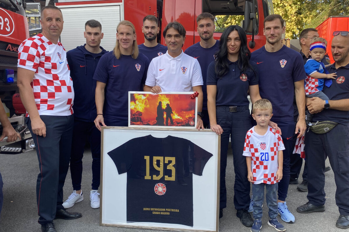 Vatreni razveselili mališane: Posjetili centar Ivan Štark i osječke ...