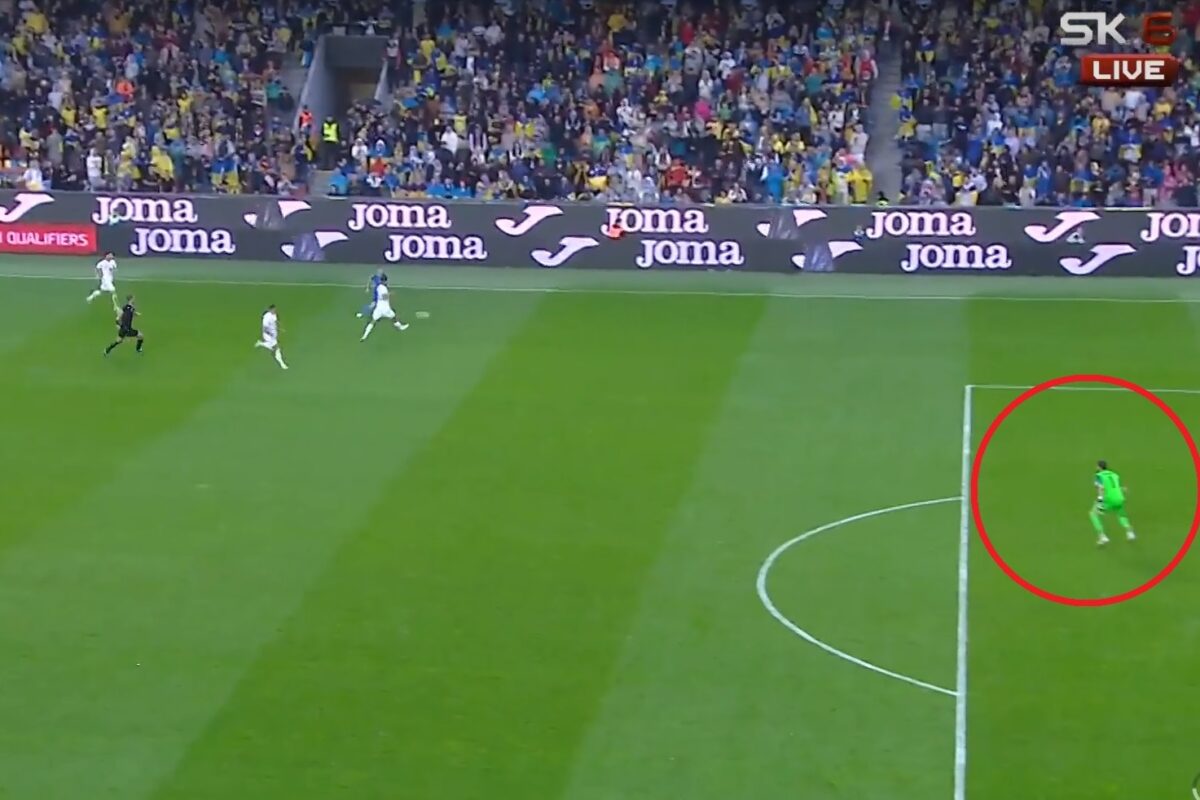 VIDEO: Golman Makedonije naivno izletio, Ukrajina zabila na prazan gol ...