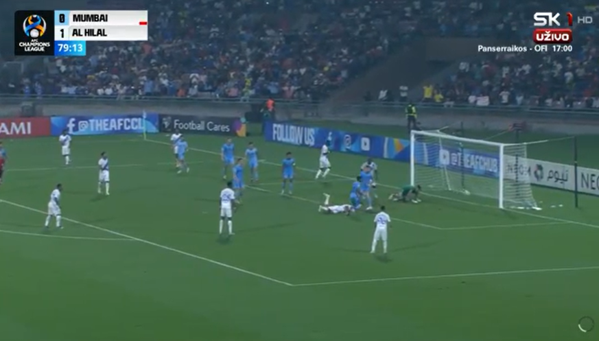 VIDEO: Mitrović promašio prazan gol, pa se 'iskupio' - Sportklub
