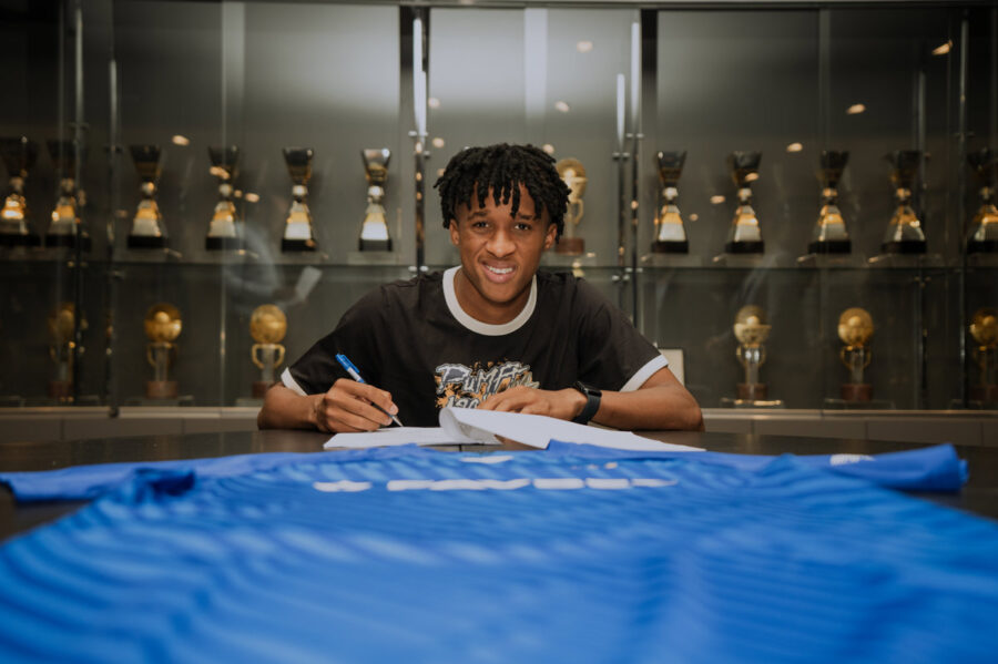 Službeno: Varela potpisao profesionalni ugovor s Dinamom! - Sportklub