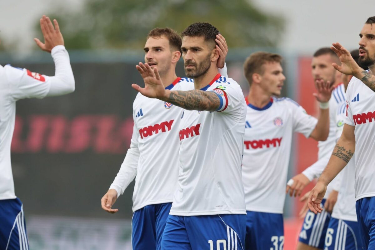 Hajduk donirao 10 nogometnih lopti klubu kojeg je pobijedio u Kupu - Sportklub