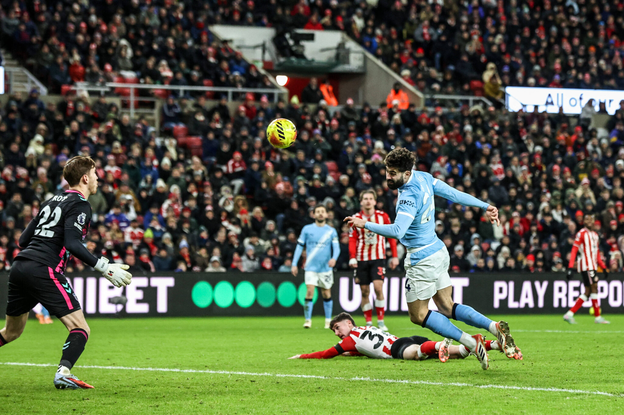 City kiksao na gostovanju kod Sunderlanda, Gvardiol zatresao stativu ...